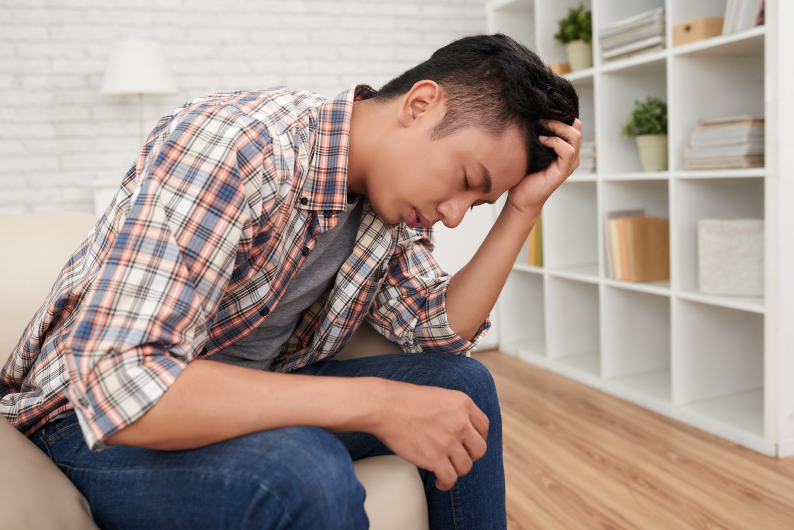 How To Tell If Your Partner Is Lying About Cheating: 16 Signs